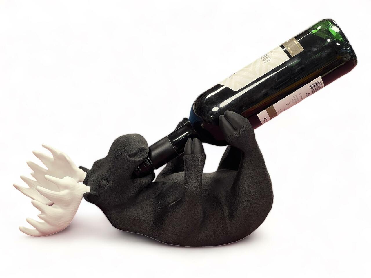 Must-valge veinivalvur põder – 3dmarket